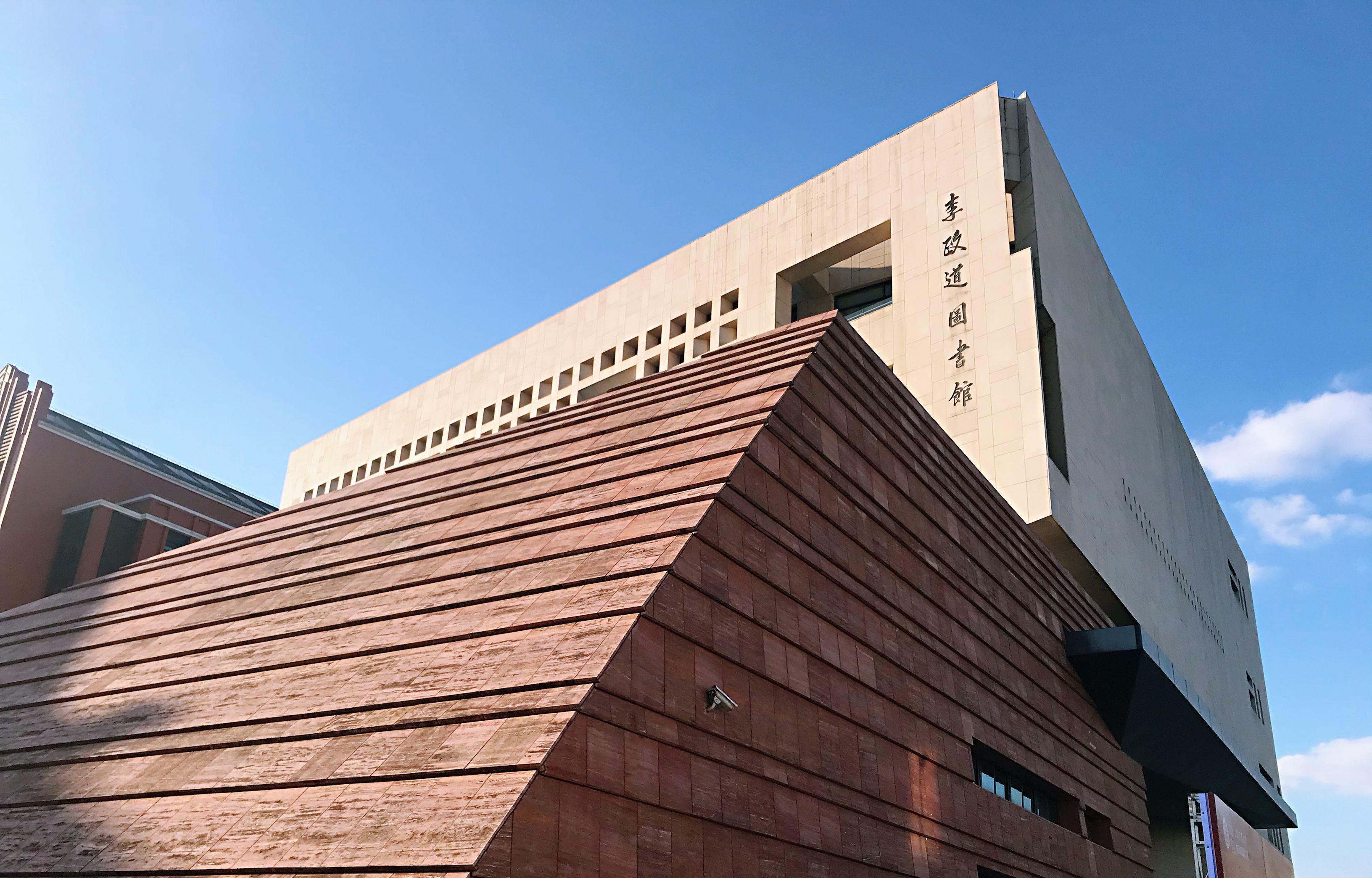 Crosslight · 中国官网 – 贴心的高效的专业仿真服务